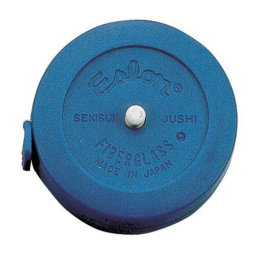 【商品説明】1.5mタイプ。黒・赤の両面cm表示。ボタンを押すと自動でテープを巻き取りします。製品サイズ：本体=φ54×15mm、テープ幅=7mm材質：テープ=ガラス繊維(ポリ塩化ビニールコーティング)個装入数：1個原産国または製造国日本使...