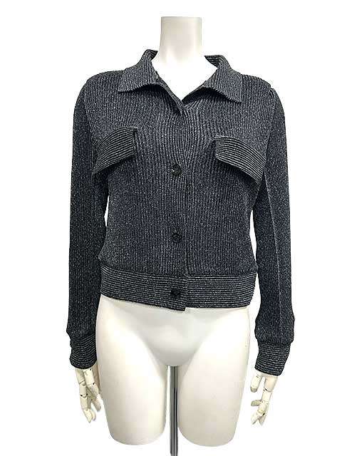 【ブランド/メーカー】SPECHIO スペッチオ 【カテゴリ】トップス 【色】ブラック系 【サイズ】 40 【サイズ詳細】 　　着丈約49cm、身幅約37cm、肩幅約45cm、袖丈約57cm、裄丈約-cm 【素材】画像参照 【状態】USED...