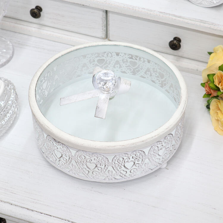 フランスのインテリアブランド「Mathilde M.(マチルドエム)」のジュエリーボックス。 ジュエリーだけでなく、小物入れとしてもお使いいただけます。 フレンチシックなお洒落なデザインはインテリアのアクセントとしても優秀です。 マチルドエ...