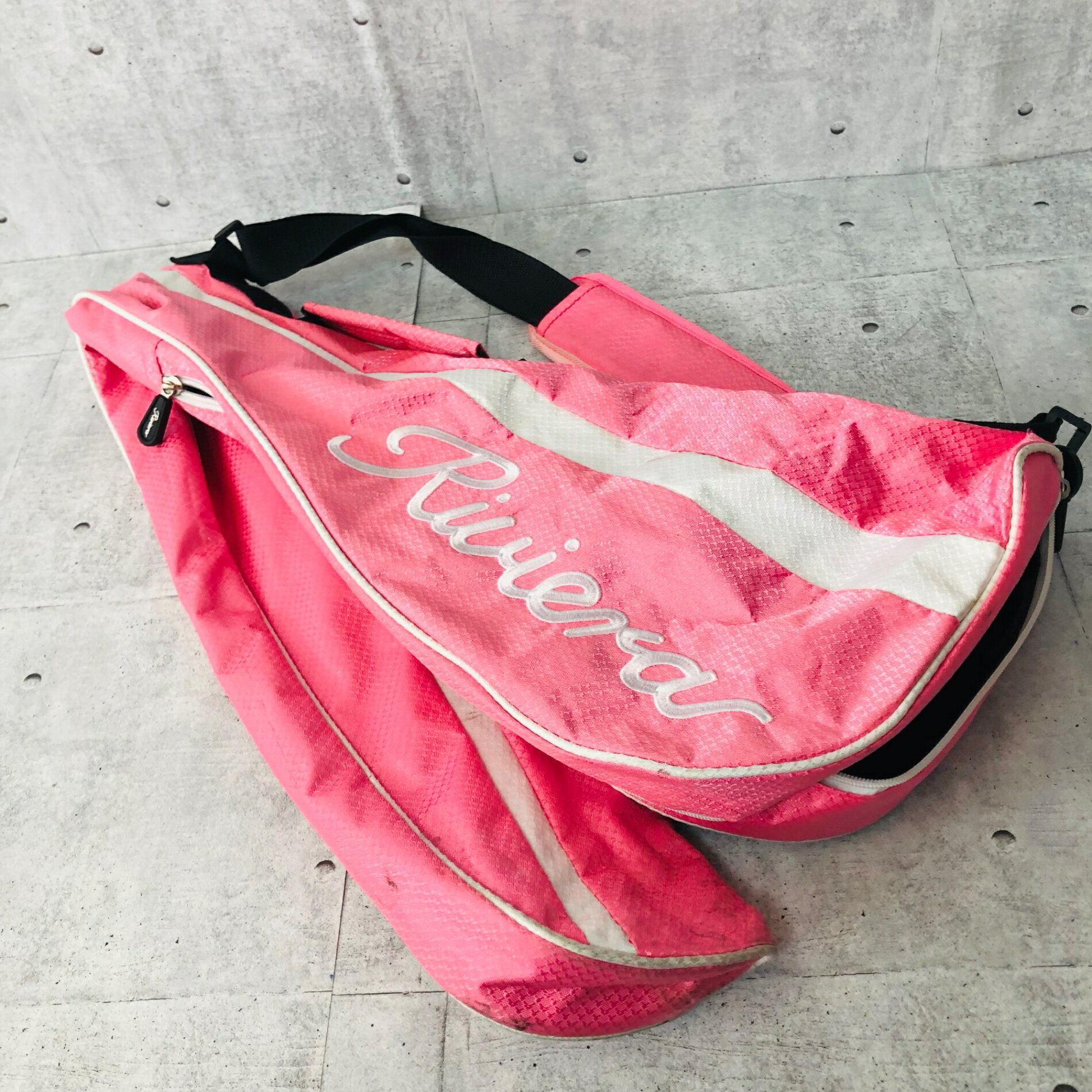 ●商品情報 Riviera リビエラ クラブケース クラブバッグ ピンク キャディバッグ ゴルフバッグ ゴルフ 初心者 入門 ※画像にある物が全てです。 ●状態 通常使用に伴う傷、汚れはございますが、まだまだお使いいただけます。 簡易クリー...