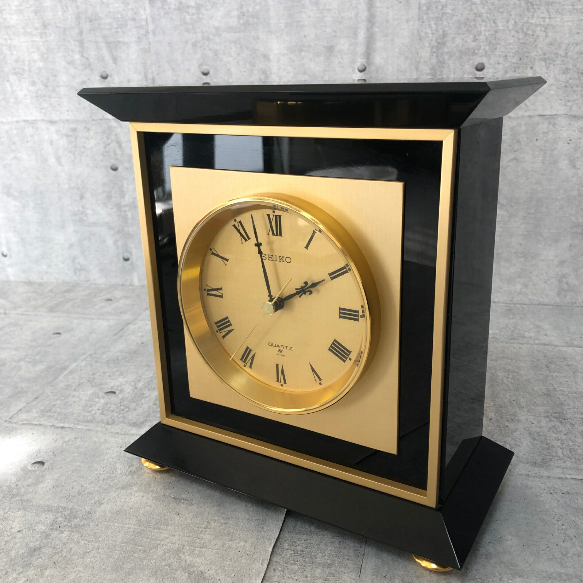 ●商品名 SEIKO セイコー QZ781 置時計 クオーツ 昭和レトロ アンティーク サイズ 高さ26cm 幅24cm 奥行き12.3cm 重さ3.1kg ●状態 動作確認済み 中古商品につき細かな傷や汚れはございますがまだまだお使いいた...