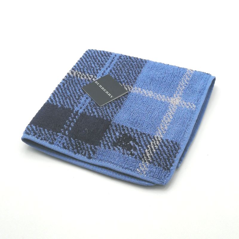 商品情報素材/カラー綿/ブルー系サイズ/寸法縦x横…約26x26（センチ）※多少の誤差はご了承下さいませ。ランクN下記をご参照くださいませ。商品説明※未使用品のみの販売となりますが、納品時の折り畳み方がそれぞれ異なります。納品時の状態での発...