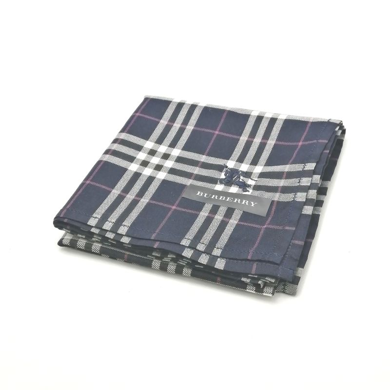 商品情報素材/カラー綿/ネイビー系サイズ/寸法縦x横…約50x50（センチ）※多少の誤差はご了承下さいませ。ランクN下記をご参照くださいませ。商品説明※未使用品のみの販売となりますが、納品時の折り畳み方がそれぞれ異なります。納品時の状態での...