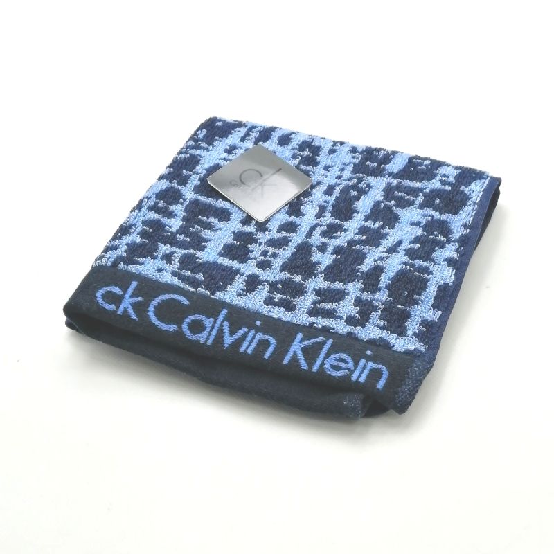 商品情報素材/カラー綿/ネイビー系サイズ/寸法縦x横…約25x25（センチ）※多少の誤差はご了承下さいませ。ランクN下記をご参照くださいませ。商品説明※未使用品のみの販売となりますが、納品時の折り畳み方がそれぞれ異なります。納品時の状態での...