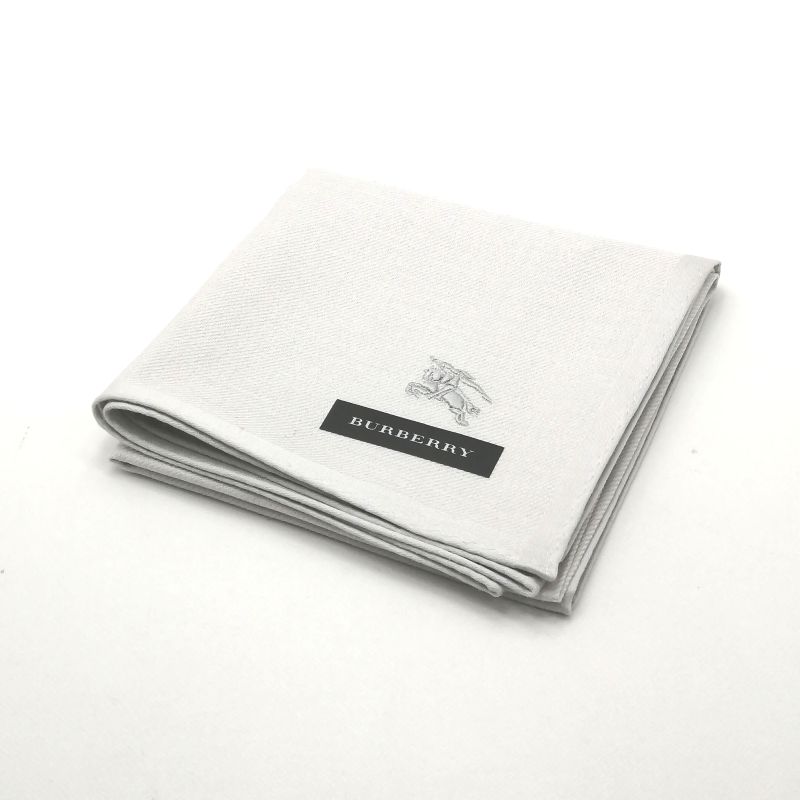 商品情報素材/カラー綿/グレー系サイズ/寸法縦x横…約49x50（センチ）※多少の誤差はご了承下さいませ。ランクN下記をご参照くださいませ。商品説明※未使用品のみの販売となりますが、納品時の折り畳み方がそれぞれ異なります。納品時の状態での発...