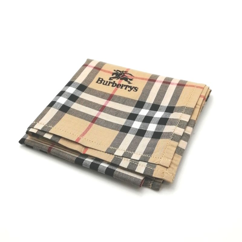 商品情報素材/カラー綿/ブラウン系サイズ/寸法縦x横…約46x47（センチ）※多少の誤差はご了承下さいませ。ランクN下記をご参照くださいませ。商品説明※未使用品のみの販売となりますが、納品時の折り畳み方がそれぞれ異なります。納品時の状態での...