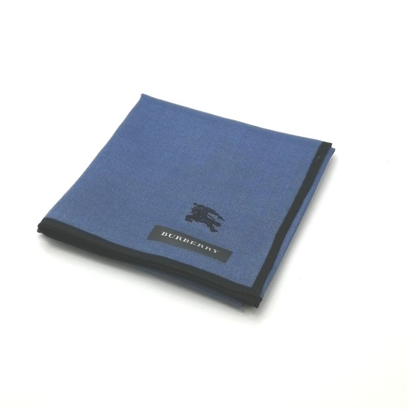 商品情報素材/カラー綿/ブルー系※薄い生地です。サイズ/寸法縦x横…約52x52（センチ）※多少の誤差はご了承下さいませ。ランクN下記をご参照くださいませ。商品説明※未使用品のみの販売となりますが、納品時の折り畳み方がそれぞれ異なります。納...