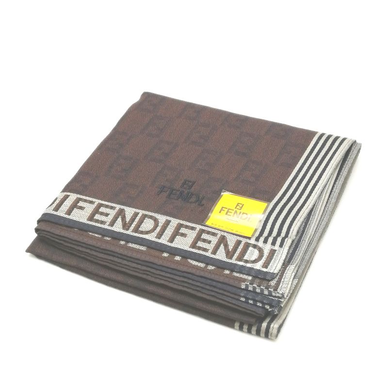 商品情報素材/カラー綿/ブラウン系サイズ/寸法縦x横…約51x51（センチ）※多少の誤差はご了承下さいませ。ランクN下記をご参照くださいませ。商品説明※未使用品のみの販売となりますが、納品時の折り畳み方がそれぞれ異なります。納品時の状態での...
