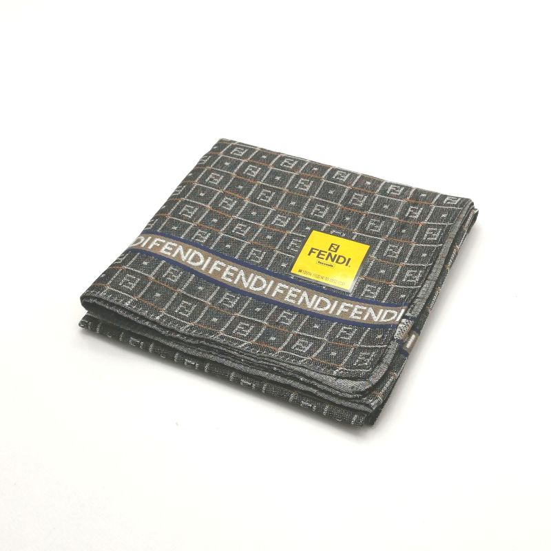 商品情報素材/カラー綿/グレー系サイズ/寸法縦x横…約47x47（センチ）※多少の誤差はご了承下さいませ。ランクN下記をご参照くださいませ。商品説明※未使用品のみの販売となりますが、納品時の折り畳み方がそれぞれ異なります。納品時の状態での発...