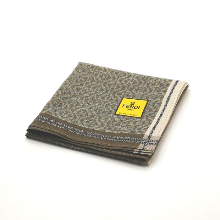商品情報素材/カラー綿/ベージュ系サイズ/寸法縦x横…約48x48（センチ）※多少の誤差はご了承下さいませ。ランクN下記をご参照くださいませ。商品説明※未使用品のみの販売となりますが、納品時の折り畳み方がそれぞれ異なります。納品時の状態での...