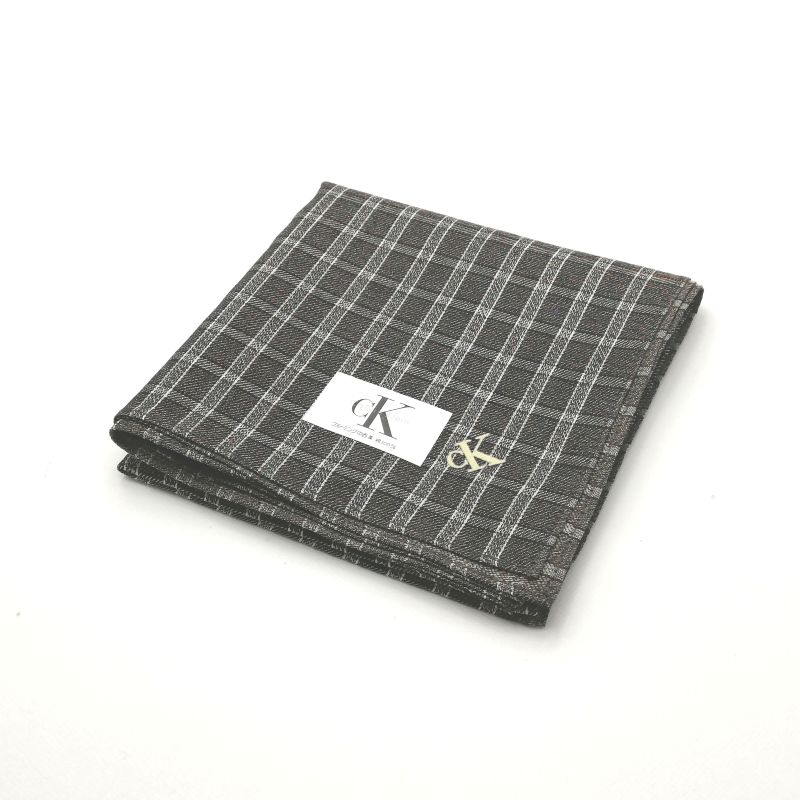 商品情報素材/カラー綿/ブラウン系サイズ/寸法縦x横…約50x50（センチ）※多少の誤差はご了承下さいませ。ランクN下記をご参照くださいませ。商品説明※未使用品のみの販売となりますが、納品時の折り畳み方がそれぞれ異なります。納品時の状態での...