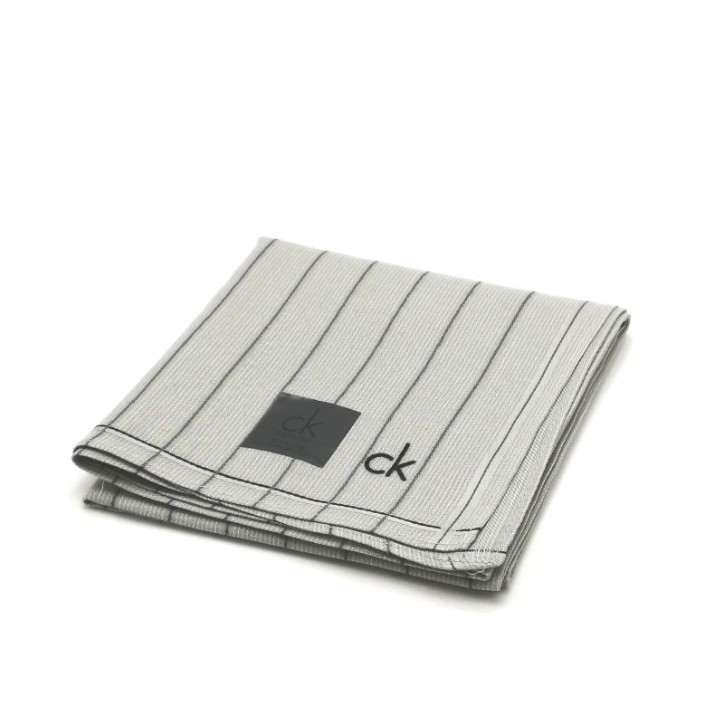 商品情報素材/カラー綿/グレー系サイズ/寸法縦x横…約50x50（センチ）※多少の誤差はご了承下さいませ。ランクN下記をご参照くださいませ。商品説明※未使用品のみの販売となりますが、納品時の折り畳み方がそれぞれ異なります。納品時の状態での発...