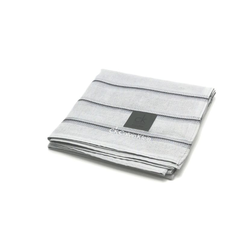 商品情報素材/カラー綿/グレー系サイズ/寸法縦x横…約50x50（センチ）※多少の誤差はご了承下さいませ。ランクN下記をご参照くださいませ。商品説明※未使用品のみの販売となりますが、納品時の折り畳み方がそれぞれ異なります。納品時の状態での発...