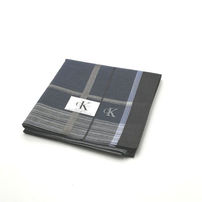 商品情報素材/カラー綿/ネイビーグレー系サイズ/寸法縦x横…約49x49（センチ）※多少の誤差はご了承下さいませ。ランクN下記をご参照くださいませ。商品説明※未使用品のみの販売となりますが、納品時の折り畳み方がそれぞれ異なります。納品時の状...