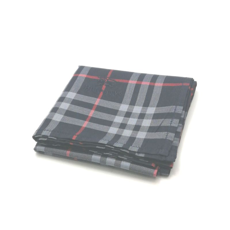 商品情報素材/カラー綿/ネイビー系サイズ/寸法縦x横…約49x49（センチ）※多少の誤差はご了承下さいませ。ランクN下記をご参照くださいませ。商品説明※未使用品のみの販売となりますが、納品時の折り畳み方がそれぞれ異なります。納品時の状態での...