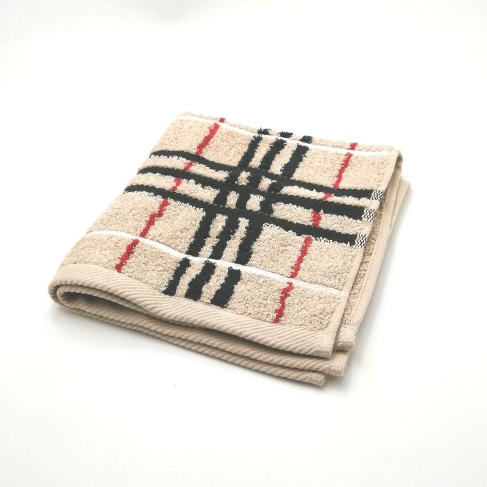 商品情報素材/カラー綿/ベージュ系サイズ/寸法縦x横…約36x36（センチ）※多少の誤差はご了承下さいませ。ランクN下記をご参照くださいませ。商品説明※未使用品のみの販売となりますが、納品時の折り畳み方がそれぞれ異なります。納品時の状態での...