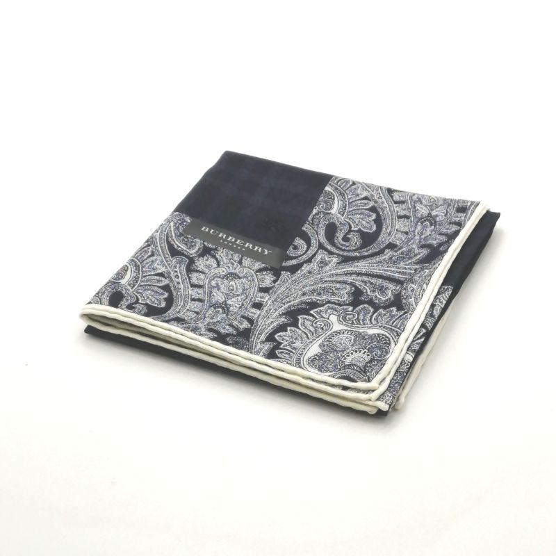 商品情報素材/カラー綿/ネイビー系サイズ/寸法縦x横…約55x55（センチ）※多少の誤差はご了承下さいませ。ランクN下記をご参照くださいませ。商品説明※未使用品のみの販売となりますが、納品時の折り畳み方がそれぞれ異なります。納品時の状態での...