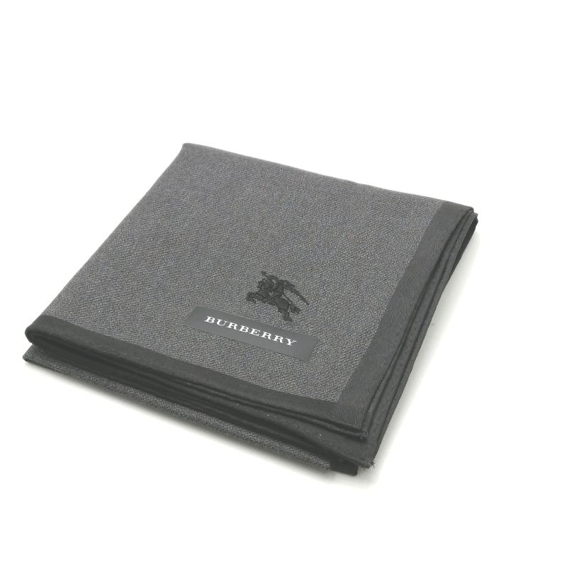 商品情報素材/カラー綿/グレー系サイズ/寸法縦x横…約50x50（センチ）※多少の誤差はご了承下さいませ。ランクN下記をご参照くださいませ。商品説明※未使用品のみの販売となりますが、納品時の折り畳み方がそれぞれ異なります。納品時の状態での発...