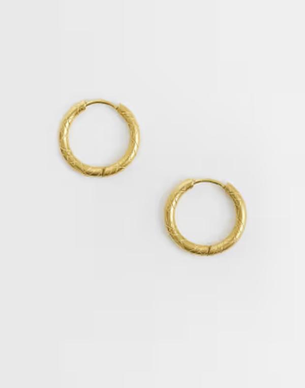 ■ブランド LOST SOULS (ロストソウルズ)■商品名 Lost Souls textured hoop earrings in 18kt gold plated stainless steel■商品は海外よりお取り寄せの商品となりま...