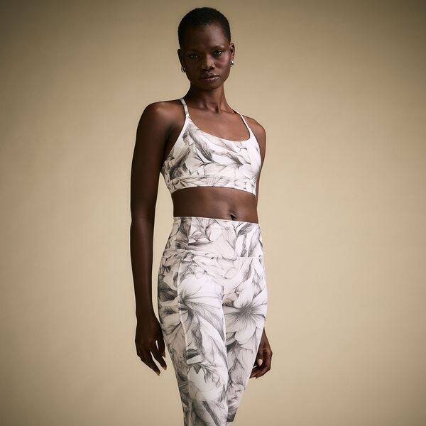 ■ブランド CALIA (キャリー)■商品名 CALIA Women's Strive Low Support Strappy Back Bra■商品は海外よりお取り寄せの商品となりますので、お届けまで10日-3週間前後お時間頂いております...