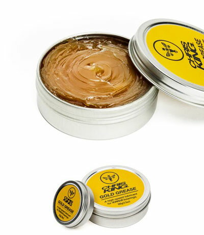 ・ハブやボトムブラケット用に最適化された、Chris King史上最も低抵抗と安定性のバランスに優れたグリスです。 ・優れた耐候性を備えつつ回転抵抗を極限まで抑えており、使用することによって馴染んでベアリングの回転性能を高めます。 ・さらに...