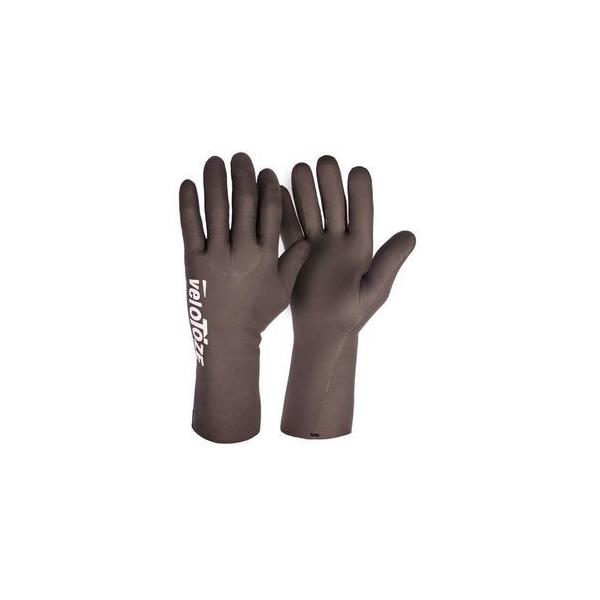 ■商品紹介 水気や冷気を通さない優れた防水防風機能と保温性を発揮し、常に指先をドライに保つことができます。 素材の伸縮性も高く着脱がしやすいほか、厚手すぎないため指先の操作性も十分に確保されています ■商品情報 ・手囲い：23〜25cm ・...