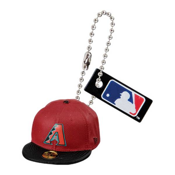 (C)2025 NEW ERA JAPAN GK カプセル商品についてはカプセル・ブックレットが付かない場合があります。食玩についてはお菓子、外箱は付いておらず玩具のみの販売となります。バンダイ