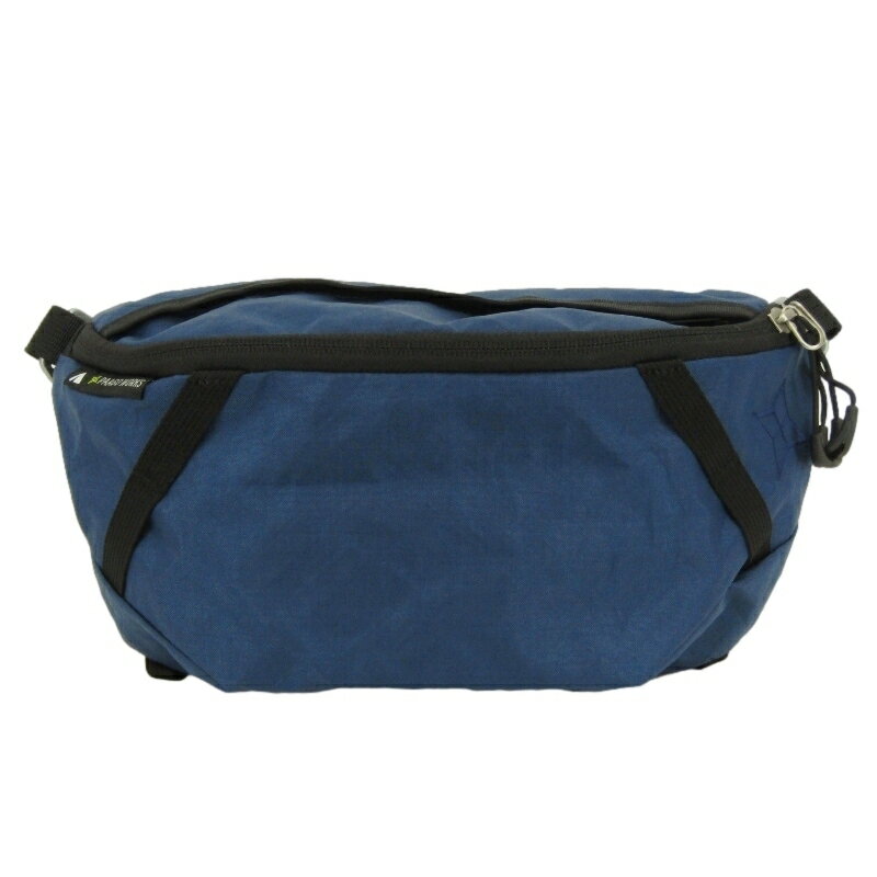 商品詳細 ブランド名 PAAGO WORKS 色/素材 ネイビー SIZE 縦：約 13.5cm横：約 21~28cm奥行：約 6.5~9cm計測には細心の注意を払っておりますが多少の誤差はご了承下さいませ。 状態 A 中古美品：使用感が少...