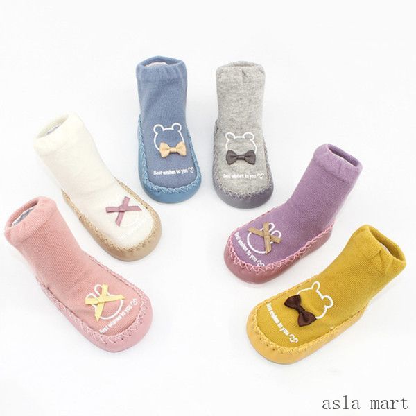 商品名 滑り止めソックス フロアソックス ベビー用 靴下 素材 綿75% ※サイズ詳細等の測り方はスタッフ間で統一、徹底はしておりますが、若干の誤差がある場合がございます。 ※ご注文が集中した場合、倉庫の混雑等により、発送が遅れる場合がござ...