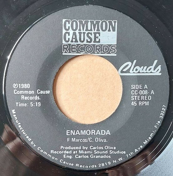 ・アーティスト Clouds (9) ・タイトル Enamorada / Amor Velero ・レーベル・型番 Common Cause Records CC008 ・フォーマット 7インチレコード ・コンディション(盤) 良い (VG...