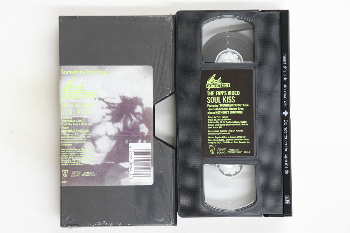・アーティスト Jane's Addiction ・タイトル Soul Kiss ・レーベル・型番 WARNER REPRISE VIDEO 381513 ・フォーマット VHSビデオ ・コンディション(盤) 良い (VG+) ・コンディシ...