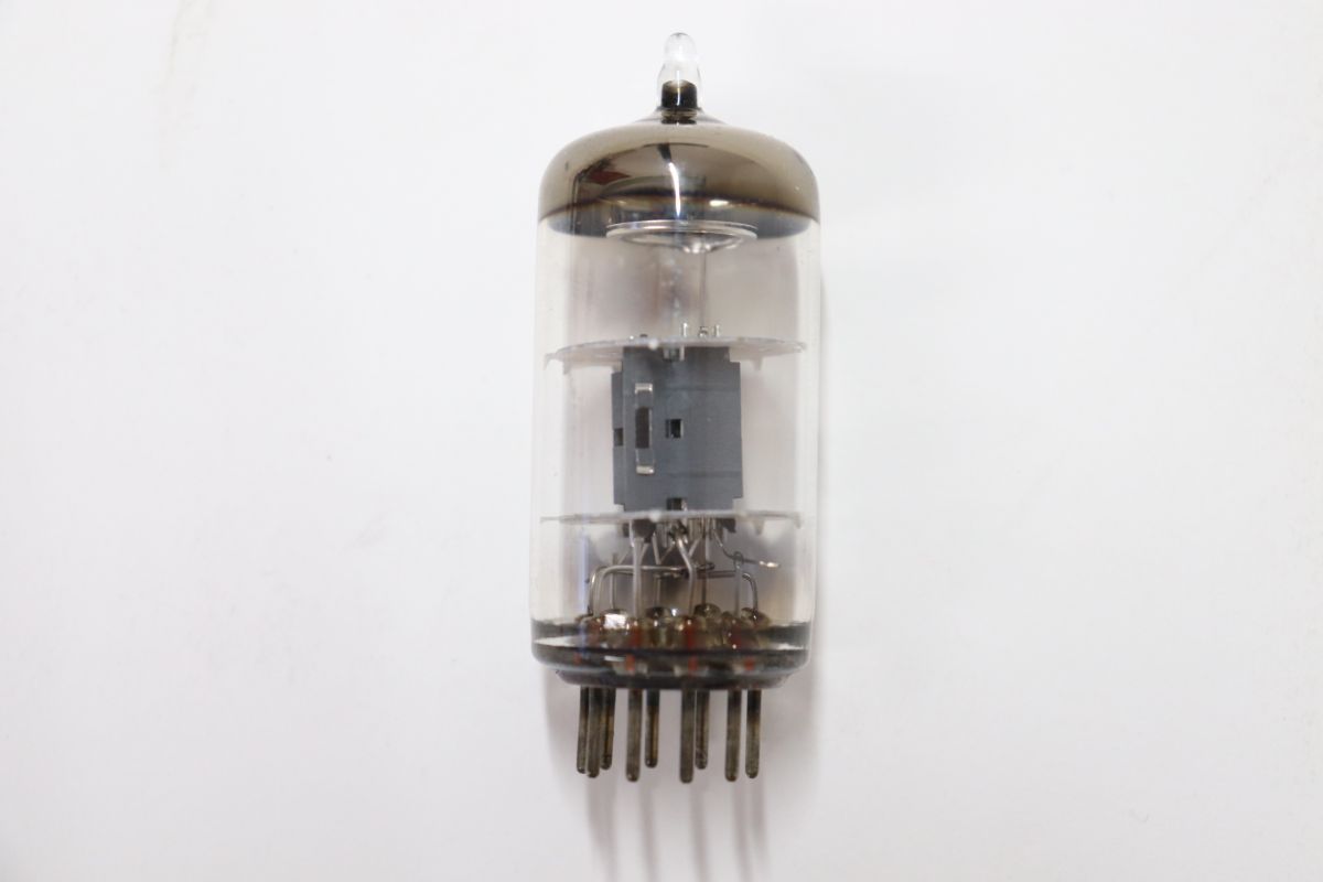 ・商品説明 東芝 トウシバ 12AT7 Vacuum Tube 真空管 商品状態：B　標準的な中古品 ■テスター通電確認済み 参考重量：20(g) ご購入前に必ずご確認ください ・ご購入者様都合によるご購入後のキャンセル・返品は、いかなる理...
