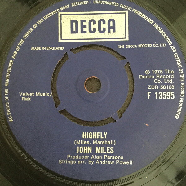 ・アーティスト John Miles ・タイトル Highfly / There's A Man Behind The Guitar ・レーベル・型番 Decca F13595 ・フォーマット 7インチレコード ・コンディション(盤) 良い...
