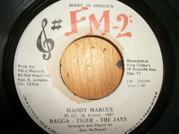 ・アーティスト Bagga Brown , Tiger , The Jays ・タイトル Daddy Marcus ・レーベル・型番 FM-2 Records 200010 ・フォーマット 7インチレコード ・コンディション(盤) 良い (...