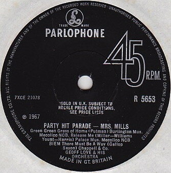 ・アーティスト Mrs. Mills ・タイトル Party Hit Parade ・レーベル・型番 Parlophone R5653 ・フォーマット 7インチレコード ・コンディション(盤) 可 (VG) ・コンディション(ジャケット) ...