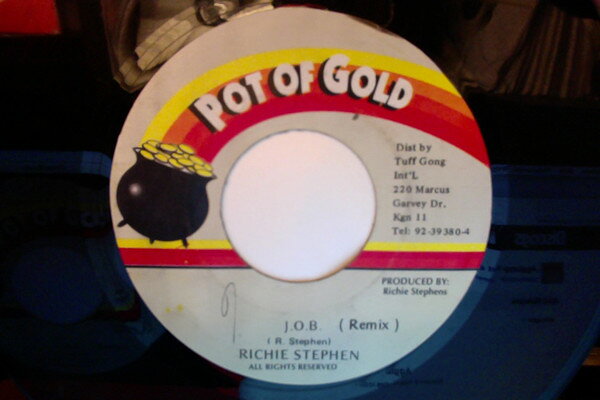 ・アーティスト Richie Stephens ・タイトル J.o.b (remix) ・レーベル・型番 Pot Of Gold NONE ・フォーマット 7インチレコード ・コンディション(盤) 良い (VG+) ・コンディション(ジャケ...