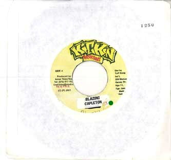 ・アーティスト Capleton ・タイトル Blazing ・レーベル・型番 KICKIN NONE ・フォーマット 7インチレコード ・コンディション(盤) 良い (VG+) ・コンディション(ジャケット) ・コンディション(帯) オビ...
