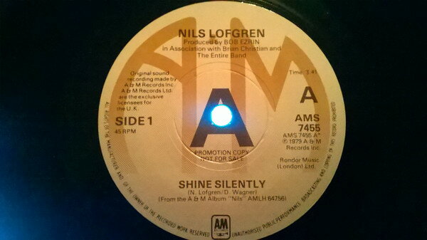 ・アーティスト Nils Lofgren ・タイトル Shine Silently ・レーベル・型番 A&M Records AMS7455 ・フォーマット 7インチレコード ・コンディション(盤) 良い (VG+) ・コンディション(ジャ...