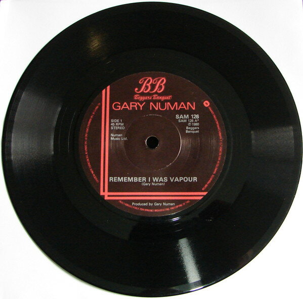 ・アーティスト Gary Numan ・タイトル Remember I Was Vapour ・レーベル・型番 Beggars Banquet SAM126 ・フォーマット 7インチレコード ・コンディション(盤) 良い (VG+) ・コン...