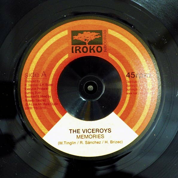 ・アーティスト Viceroys ・タイトル Memories ・レーベル・型番 Iroko Records BB69 ・フォーマット 7インチレコード ・コンディション(盤) 良い (VG+) ・コンディション(ジャケット) ・コンディシ...