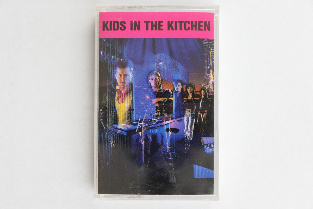・アーティスト Kids In The Kitchen ・タイトル Kids In The Kitchen ・レーベル・型番 SIRE 425377 ・フォーマット カセットテープ ・コンディション(盤) ほぼ新品 (M-) ・コンディショ...