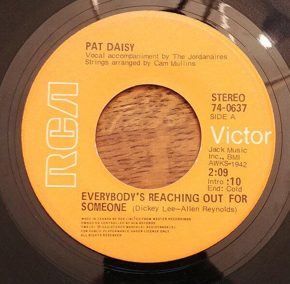 ・アーティスト Pat Daisy ・タイトル Everybody's Reaching Out For Someone ・レーベル・型番 RCA 740637 ・フォーマット 7インチレコード ・コンディション(盤) 良い (VG+) ・...