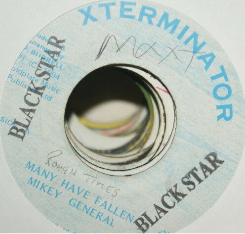 ・アーティスト Mikey General ・タイトル Many Have Fallen ・レーベル・型番 XTERMINATOR NONE ・フォーマット 7インチレコード ・コンディション(盤) 可 (VG) ・コンディション(ジャケッ...