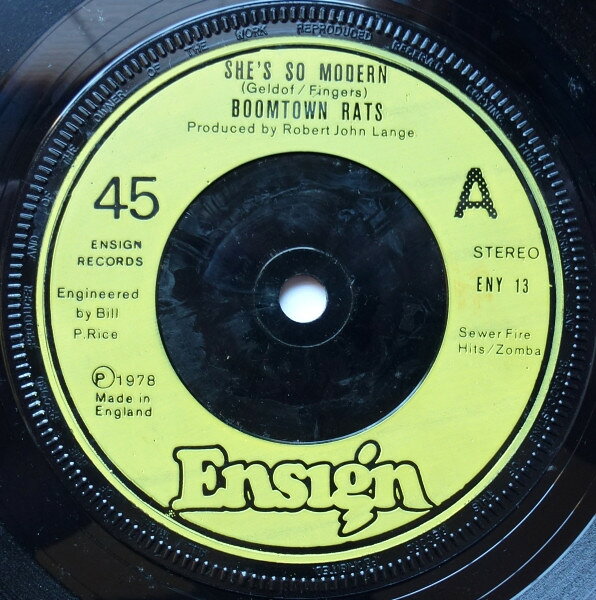・アーティスト Boomtown Rats ・タイトル She's So Modern ・レーベル・型番 Ensign ENY13 ・フォーマット 7インチレコード ・コンディション(盤) 良い (VG+) ・コンディション(ジャケット) ...