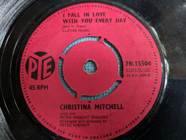 ・アーティスト Christina Mitchell ・タイトル I Fall In Love With You Every Day ・レーベル・型番 Pye Records 7N15504 ・フォーマット 7インチレコード ・コンディショ...