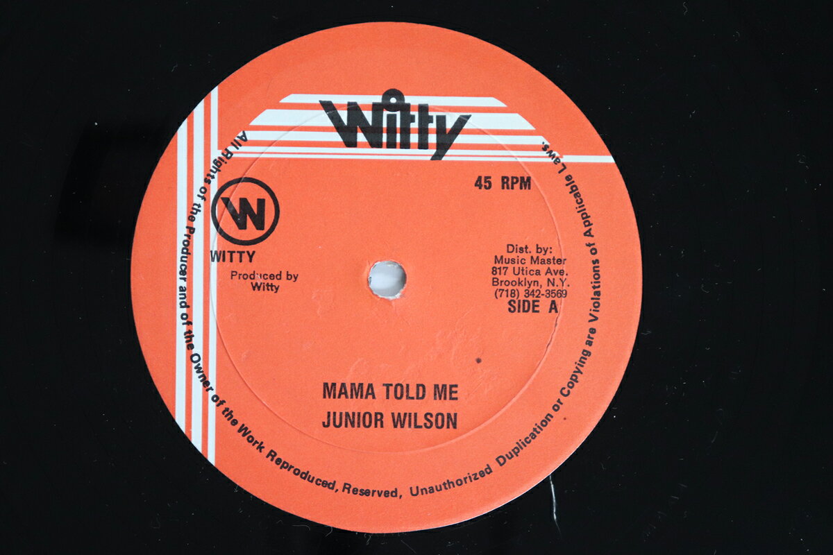 ・アーティスト Junior Wilson ・タイトル Mama Told Me / Version ・レーベル・型番 WITTY MM0113 ・フォーマット 12インチレコード ・コンディション(盤) 良い (VG+) ・コンディション...