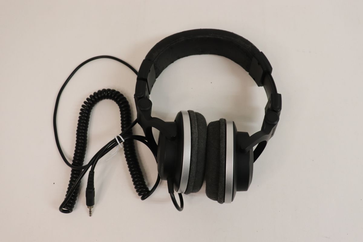 ・商品説明 Audio-technica オ―ディオテクニカ ATH-PRO700　Monitor Headphone ヘッドフォン 商品状態：B　標準的な中古品 ■ヘッドバンドのレザーがぽろぽろとはがれます。 参考重量：350(g) 型式...