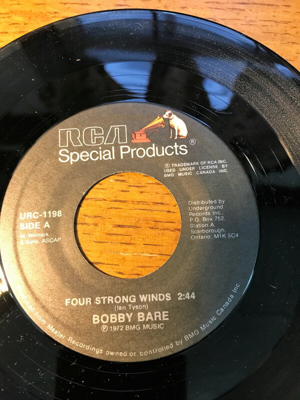 ・アーティスト Bobby Bare ・タイトル Four Strong Winds ・レーベル・型番 RCA, RCA Special Products URC1198 ・フォーマット 7インチレコード ・コンディション(盤) 良い (V...