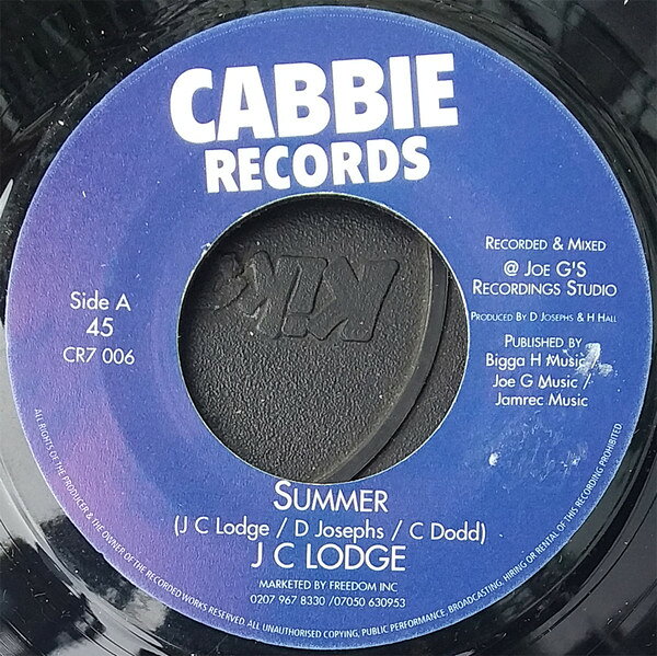 ・アーティスト JC Lodge ・タイトル Summer ・レーベル・型番 Cabbie Records CR7006 ・フォーマット 7インチレコード ・コンディション(盤) 非常に良い(EX) ・コンディション(ジャケット) プレイン...