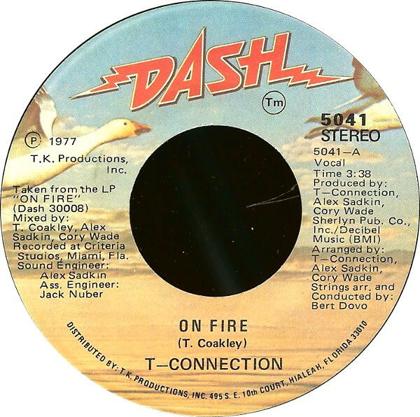 ・アーティスト T-Connection ・タイトル On Fire / Go Back Home ・レーベル・型番 Dash 5041 ・フォーマット 7インチレコード ・コンディション(盤) 良い (VG+) ・コンディション(ジャケッ...